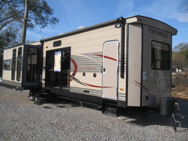NEW 2015 FOREST RIVER CHEROKEE 39RL - Overview | Berryland Campers