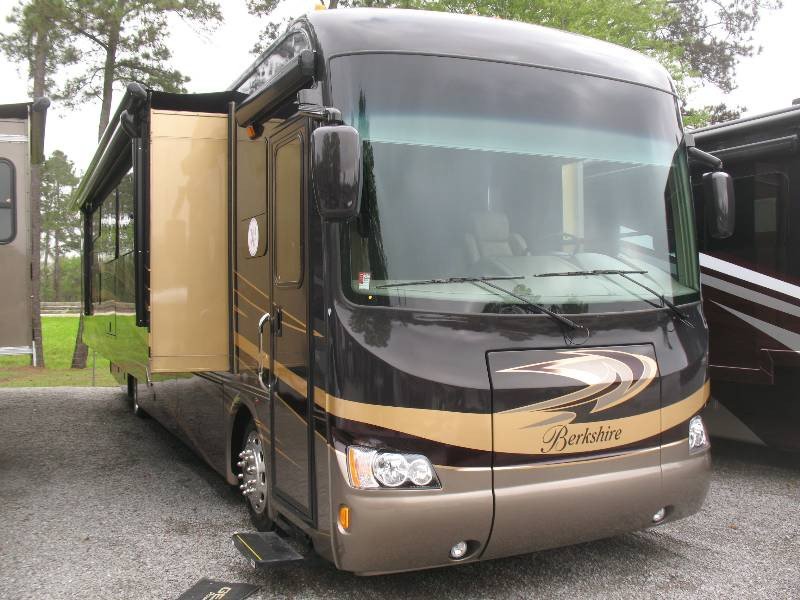 NEW 2015 FOREST RIVER BERKSHIRE 38A - Overview | Berryland Campers