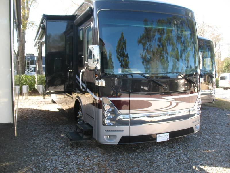 NEW 2015 THOR TUSCANY 40GQ - Overview | Berryland Campers