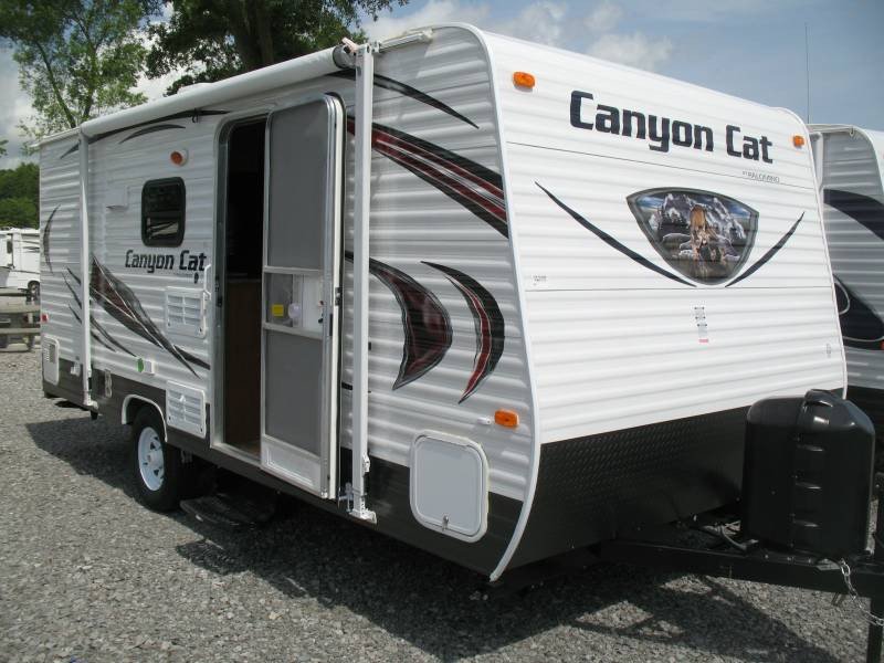 NEW 2015 PALOMINO CANYON CAT 17RDC - Overview | Berryland Campers