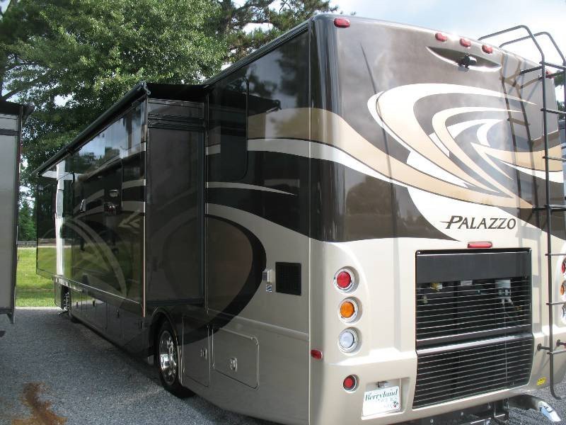 NEW 2015 THOR PALAZZO 36.1 - Overview | Berryland Campers