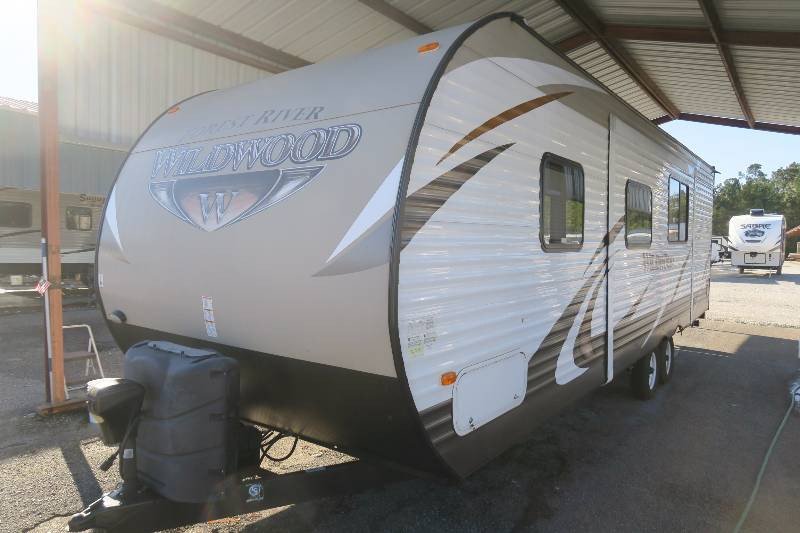 USED 2015 FOREST RIVER WILDWOOD 28DBUD - Overview | Berryland Campers