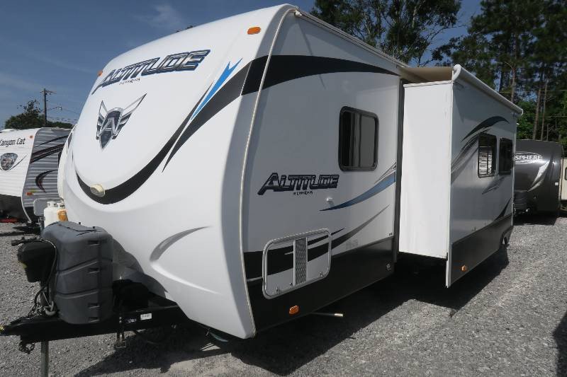 USED 2015 CROSSROADS RV ALTITUDE 310 - Overview | Berryland Campers