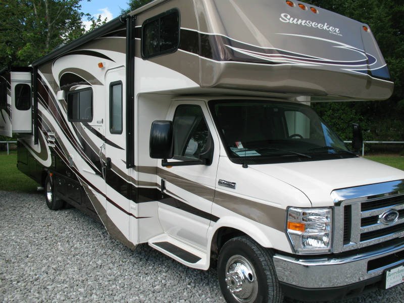 NEW 2014 FOREST RIVER SUNSEEKER 3010DS - Overview | Berryland Campers