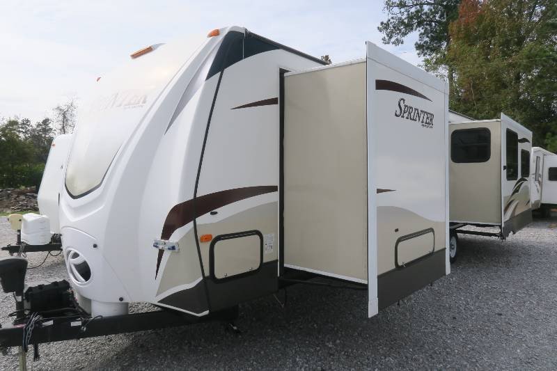 USED 2014 KEYSTONE SPRINTER 299RET - Overview | Berryland Campers