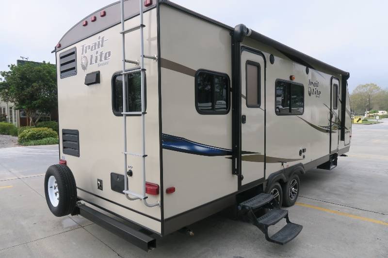 USED 2014 R-VISION TRAIL-LITE 25RKS - Overview | Berryland Campers