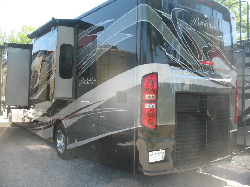 USED 2014 FOREST RIVER BERKSHIRE 390RB - Overview | Berryland Campers