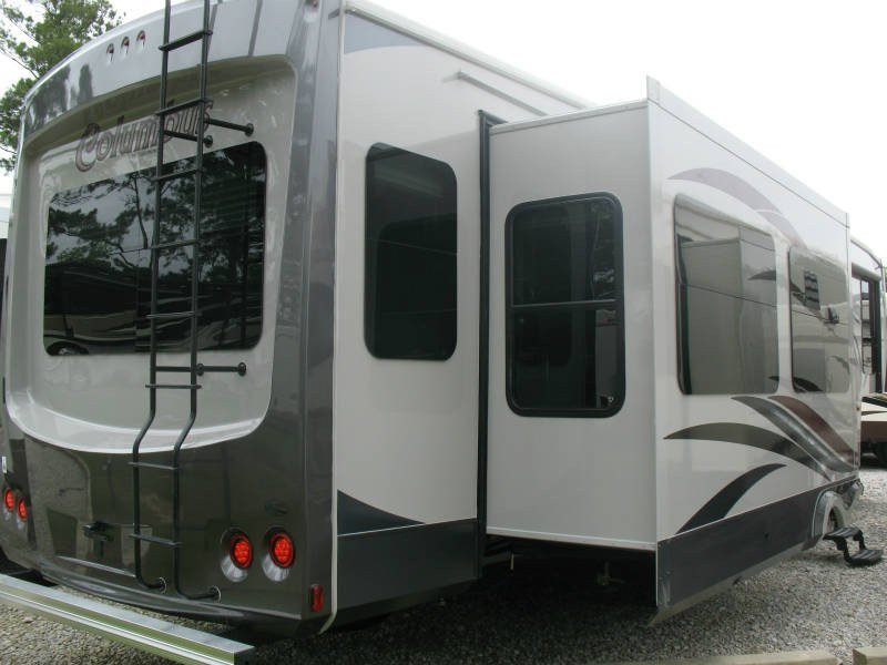 NEW 2014 PALOMINO COLUMBUS 365RL - Overview | Berryland Campers