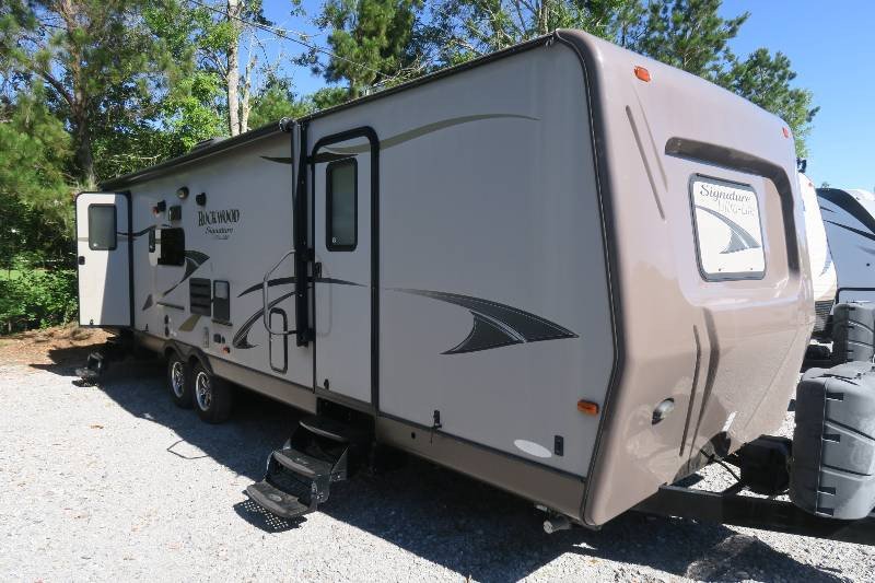 USED 2013 FOREST RIVER ROCKWOOD 8314BSS - Overview | Berryland Campers