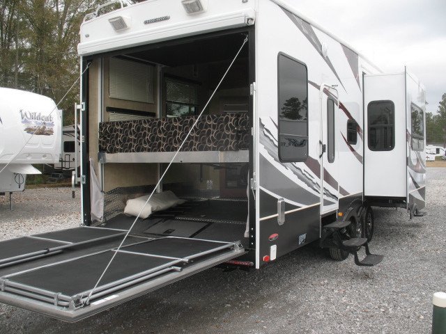 USED 2012 KEYSTONE RAPTOR RP410LEV - Overview | Berryland Campers