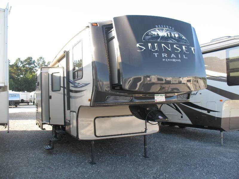 USED 2012 CROSSROADS RV SUNSET TRAIL 26 - Overview | Berryland Campers