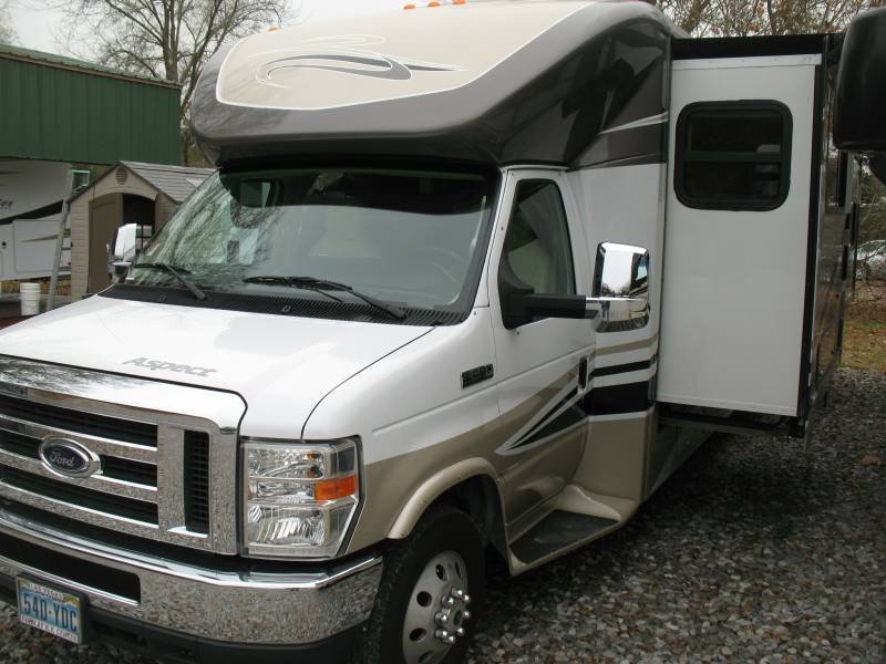 USED 2012 WINNEBAGO ASPECT 28T - Overview | Berryland Campers