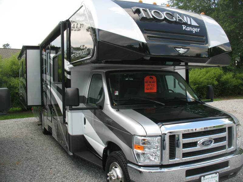 USED 2011 FLEETWOOD TIOGA 31N - Overview | Berryland Campers