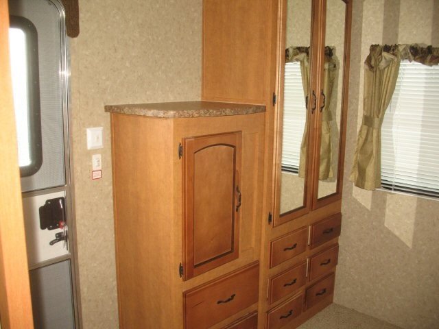 NEW 2011 PALOMINO PUMA 30KFB - Overview | Berryland Campers