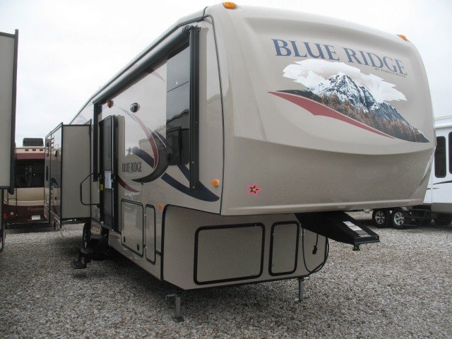 NEW 2011 FOREST RIVER BLUE RIDGE BY CARDINAL 3704BH - Overview ...