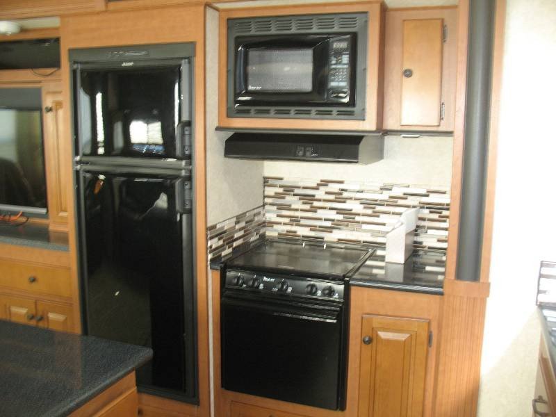 USED 2011 FOREST RIVER BLUE RIDGE BY CARDINAL 3025RL - Overview ...