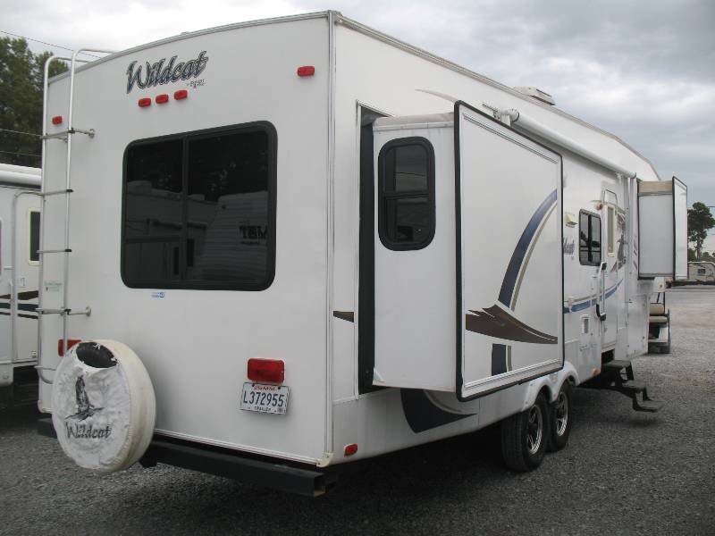 USED 2010 FOREST RIVER WILDCAT 32QBT - Overview | Berryland Campers