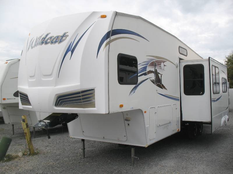 USED 2010 FOREST RIVER WILDCAT 32QBT - Overview | Berryland Campers