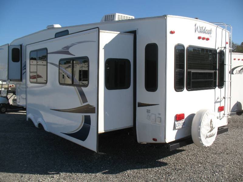 USED 2010 FOREST RIVER WILDCAT 31TS - Overview | Berryland Campers