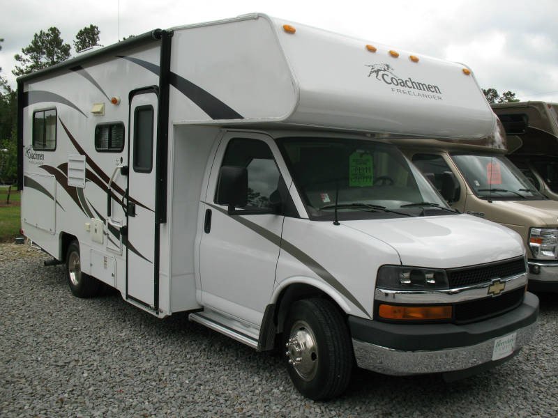USED 2010 COACHMEN FREELANDER 210B - Overview | Berryland Campers