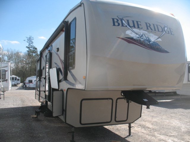 USED 2010 FOREST RIVER BLUE RIDGE BY CARDINAL 3125 - Overview ...