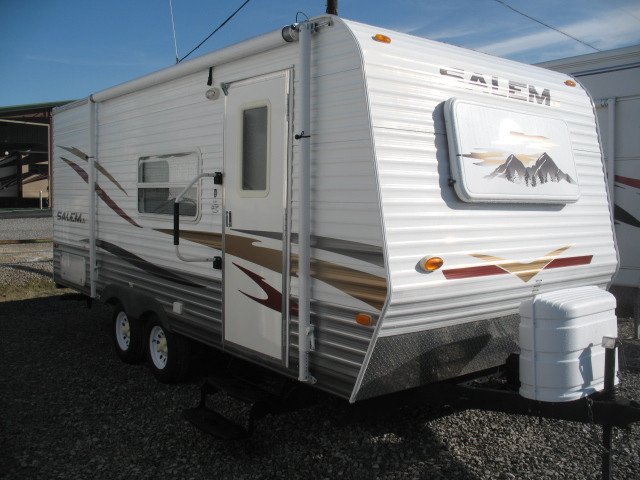 USED 2009 FOREST RIVER SALEM 19BH - Overview | Berryland Campers