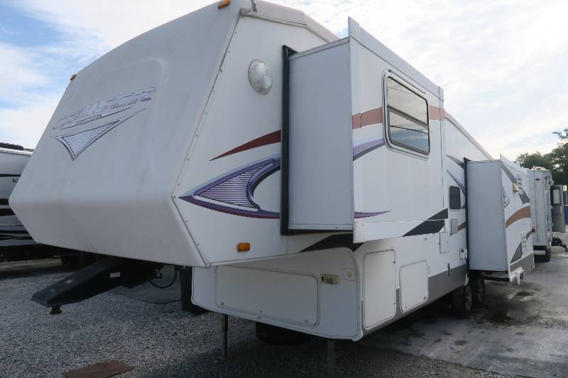 USED 2009 CROSSROADS RV CRUISER 30SK - Overview | Berryland Campers