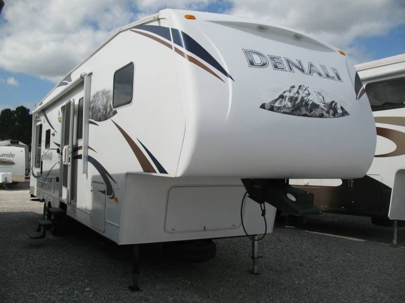 USED 2009 DENALI DENALI 31SB - Overview | Berryland Campers