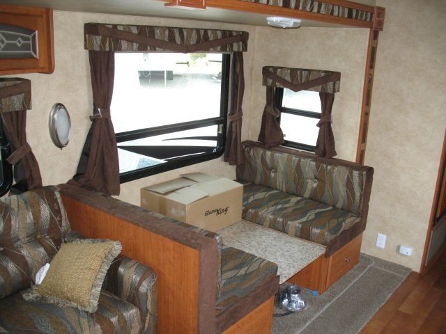 NEW 2009 FOREST RIVER V-CROSS 32VFKS - Overview | Berryland Campers