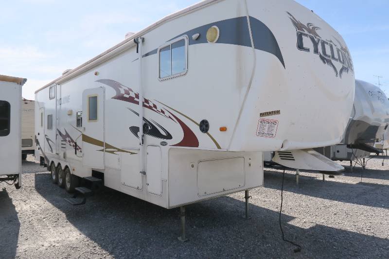 USED 2009 HEARTLAND CYCLONE 3795 - Overview | Berryland Campers