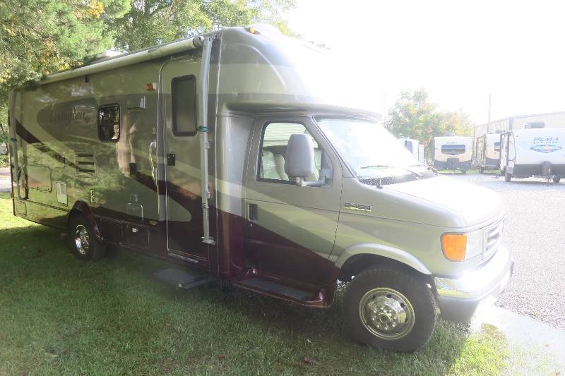 USED 2008 FOREST RIVER LEXINGTON 255 - Overview | Berryland Campers