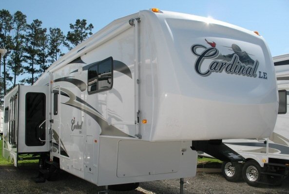 NEW 2008 FOREST RIVER CARDINAL 33SBLE - Overview | Berryland Campers