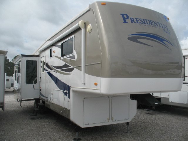 USED 2008 HOLIDAY RAMBLER PRESIDENTIAL - Overview | Berryland Campers
