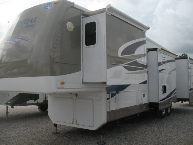 USED 2008 HOLIDAY RAMBLER PRESIDENTIAL - Overview | Berryland Campers