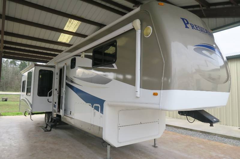 USED 2008 HOLIDAY RAMBLER PRESIDENTIAL 37 - Overview | Berryland Campers