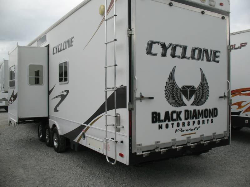 USED 2008 HEARTLAND CYCLONE 4012 - Overview | Berryland Campers