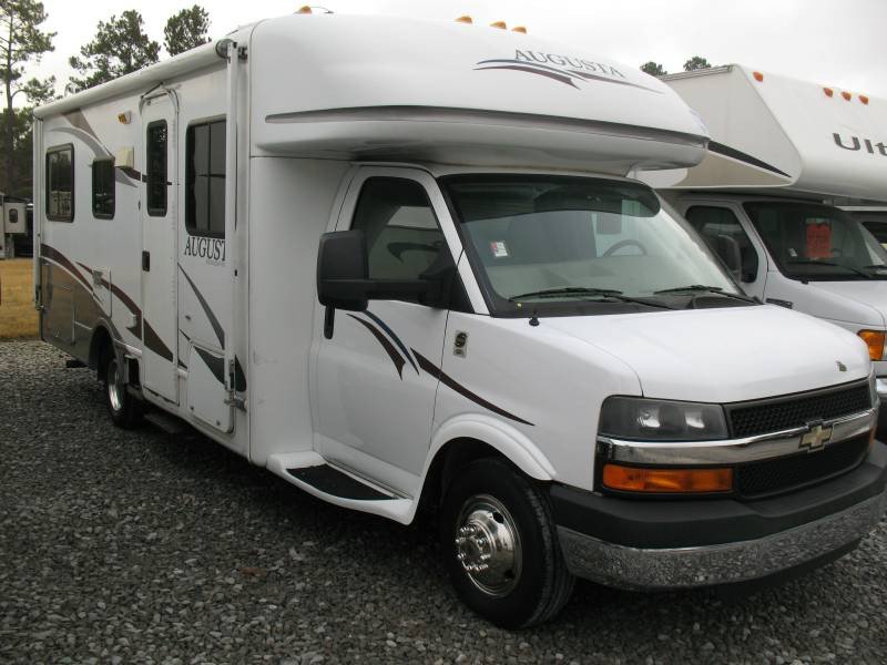 USED 2008 HOLIDAY RAMBLER AUGUSTA 27 - Overview | Berryland Campers