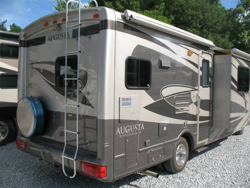 USED 2008 HOLIDAY RAMBLER AUGUSTA 252DS - Overview | Berryland Campers