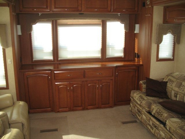 USED 2008 DOUBLETREE RV SELECT SUITES 36RE3 - Overview | Berryland Campers