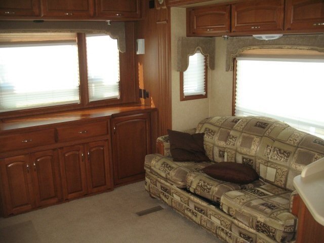 USED 2008 DOUBLETREE RV SELECT SUITES 36RE3 - Overview | Berryland Campers