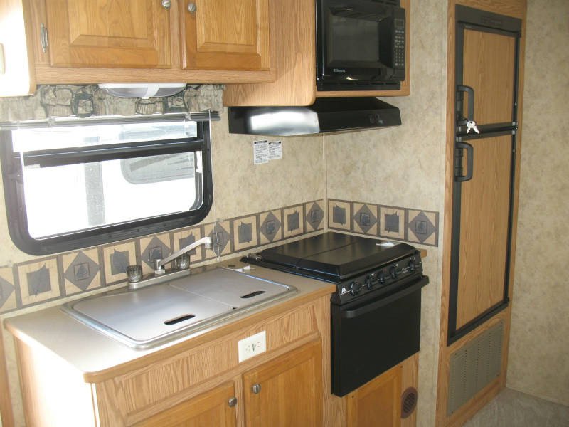 USED 2008 PILGRIM CIRRUS 210CE - Overview | Berryland Campers