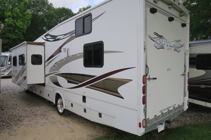 USED 2008 THOR OUTLAW 3611 - Overview | Berryland Campers