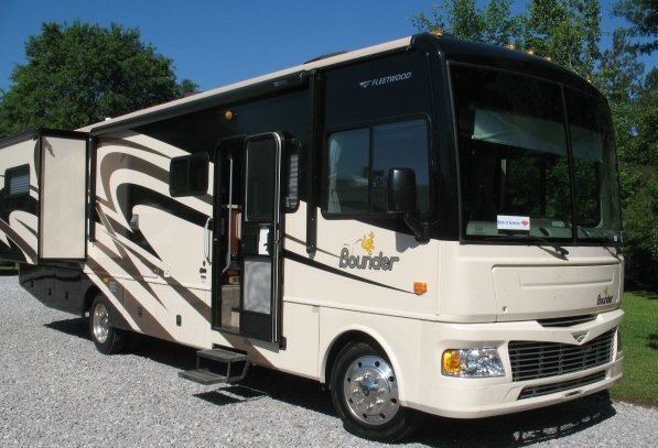 USED 2007 FLEETWOOD BOUNDER 35E - Overview | Berryland Campers