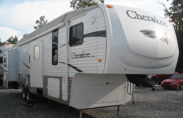 USED 2007 FOREST RIVER CHEROKEE 295B - Overview | Berryland Campers