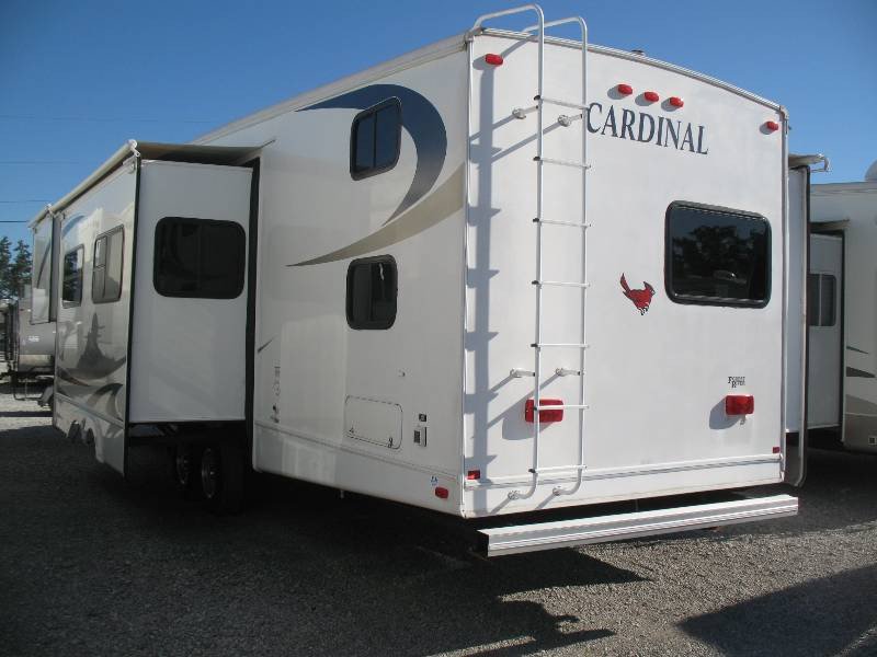 USED 2007 FOREST RIVER CARDINAL 362BH - Overview | Berryland Campers