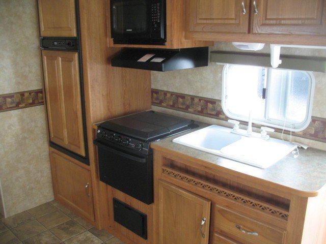 USED 2007 JAYCO JAY FLIGHT 28RLS - Overview | Berryland Campers