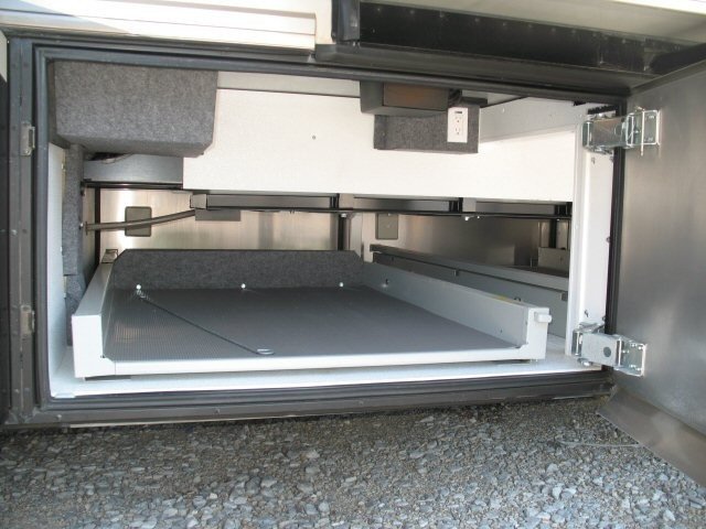 USED 2007 FLEETWOOD REVOLUTION 42N - Overview | Berryland Campers