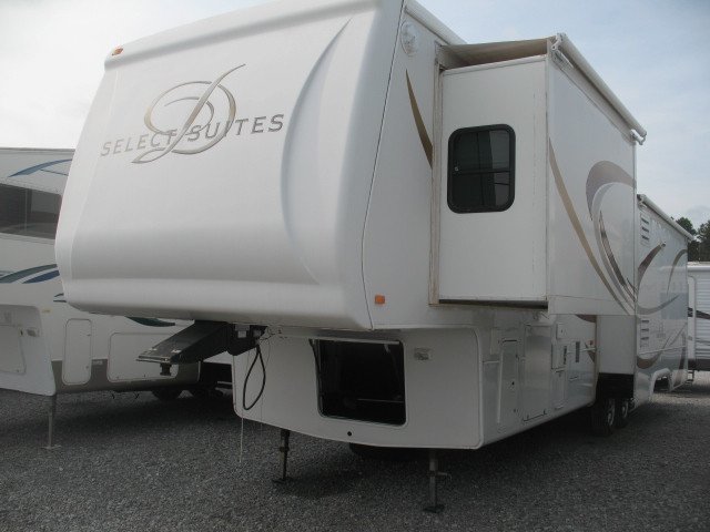 USED 2007 DOUBLETREE RV SELECT SUITES 36TK3 - Overview | Berryland Campers