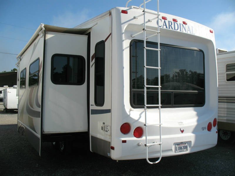 USED 2006 FOREST RIVER CARDINAL 30 - Overview | Berryland Campers