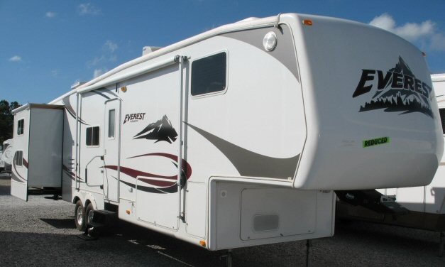 USED 2006 KEYSTONE EVEREST 340B - Overview | Berryland Campers